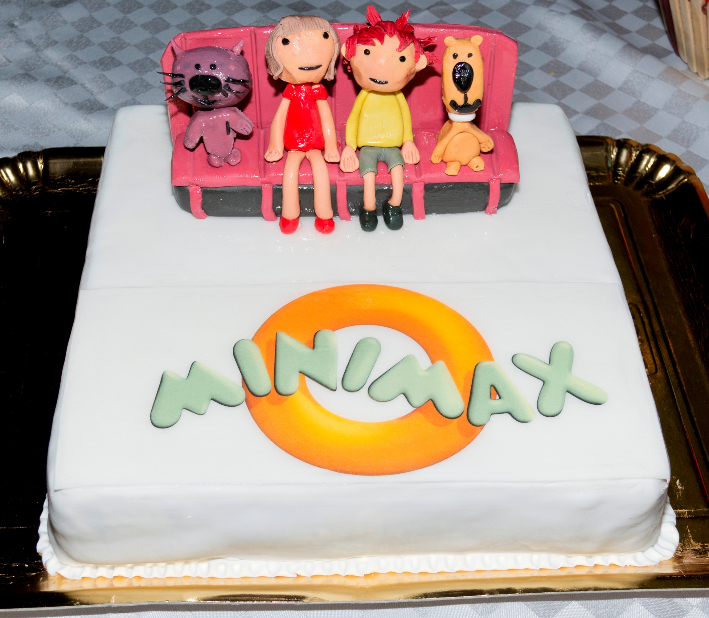 Minimax vine cu elemente 3D